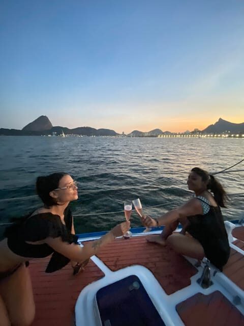 Sailboat in Rio de Janeiro, with open bar and snacks - FAQ