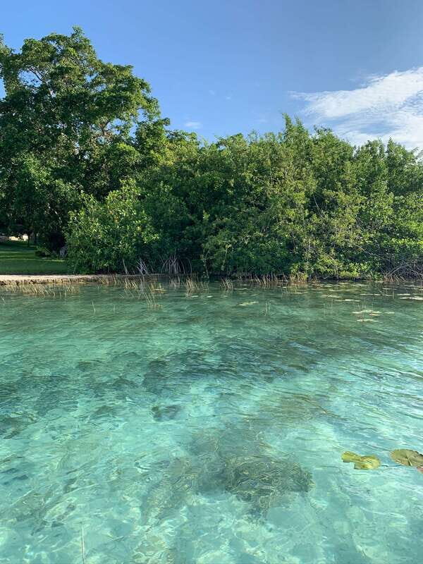 Sailboat tour in the seven colors lagoon of Bacalar - An Authentic Look at the Lagoon’s Beauty