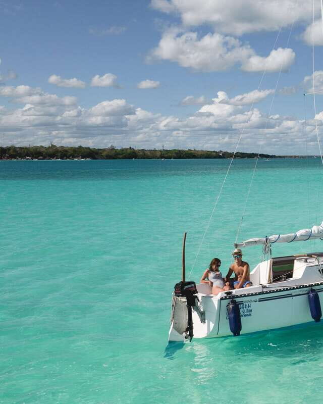 Sailboat tour in the seven colors lagoon of Bacalar - The Sailing Experience: Relaxed and Environmentally Friendly
