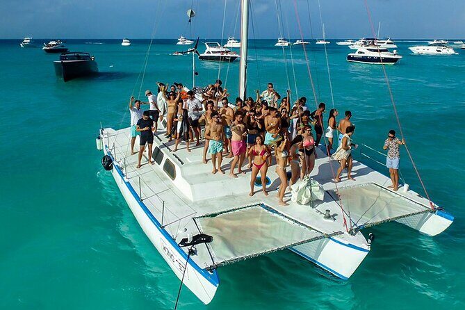 Sailing Catamaran Party to Isla Mujeres from Cancun - Why This Tour Works Well