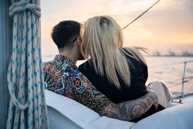 Sailing Cruise in Barcelona Review: An Unforgettable Experience - Views of Barcelonas Iconic Landmarks