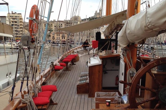 Sailing Day in the Heart of the Calanques - Considerations and Suggestions