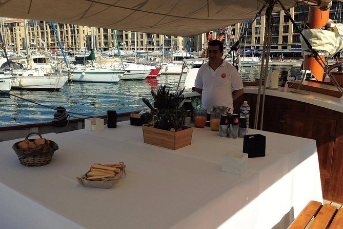 Sailing Day in the Heart of the Calanques - Safety and Accessibility