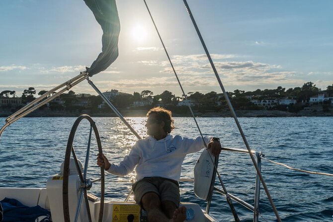 Sailing experience on a 4-hour sailboat in Girona - Key Points