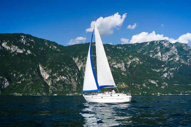Sailing Experience on Lake Como With Private Skipper - Exploring Lake Comos Iconic Villas