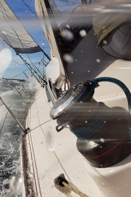 Sailing Tour: Explore Bahia de Palma with Tapas & Drinks - Value and Pricing Analysis