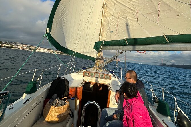 Sailing Tour in a Classic Boat - Sightseeing Cruise on the Tagus River