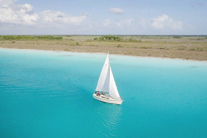 Sailing Tour through the Lagoon of the 7 Colors - A Closer Look at the Experience