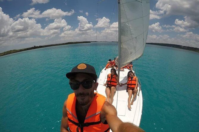 Sailing Tour through the Laguna de los Siete Colores - FAQs