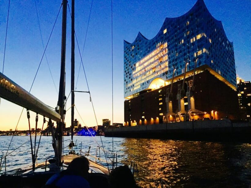 Sailing trip ''the Elbe by night", Hamburg/Elbe - An In-Depth Look at the Experience