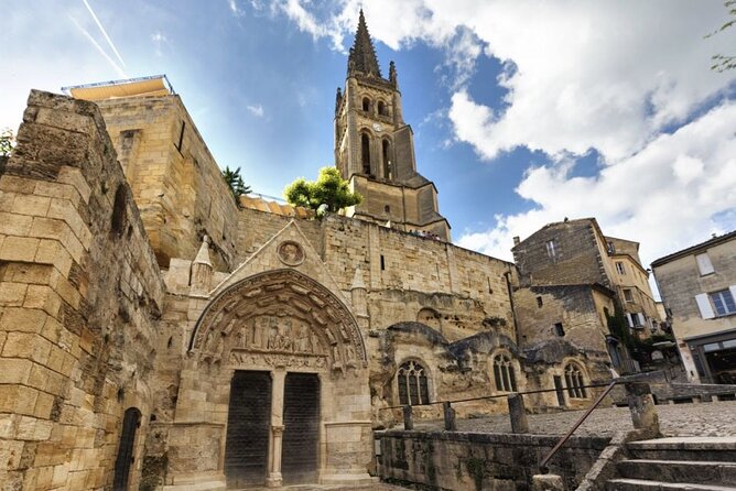 Saint-Émilion : Private Walking Tour & Magnificent Views - Exploring Saint-Émilion: A Private Walking Tour of History and Views