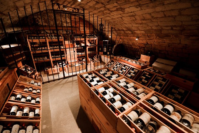 Saint-Emilion Small Group Day Tour With Wine Tastings & Lunch - Comfortable Transportation