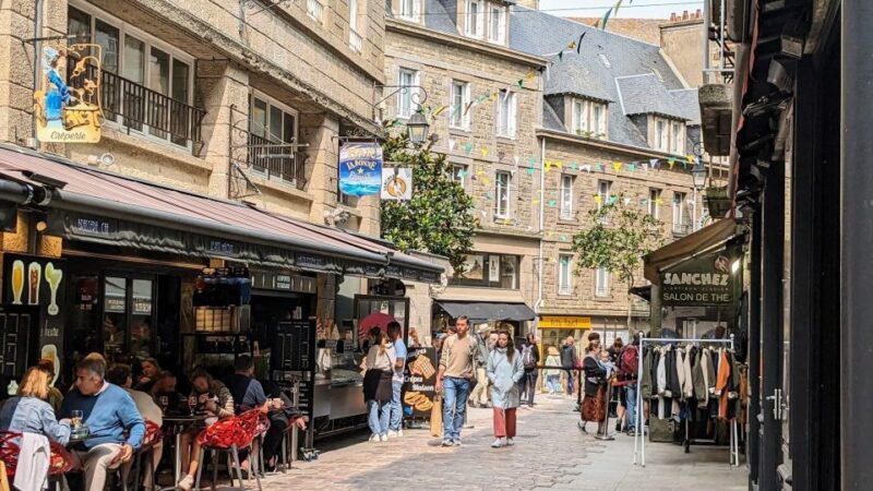 Saint Malo: Leisurely Stroll Through Historical Old Town - Engaging With Interactive Tasks and Puzzles