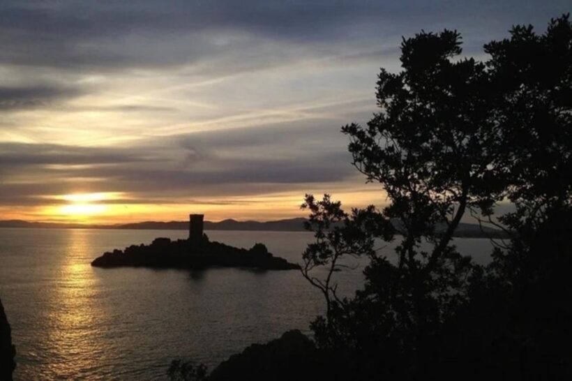 Saint Raphaël : Sunset Cruise Cape Dramont & Golden Island - Key Points