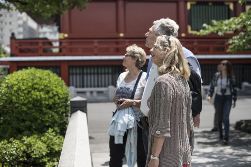 Sakura in Tokyo: Cherry Blossom Experience - Viewing the Imperial Palace Grounds