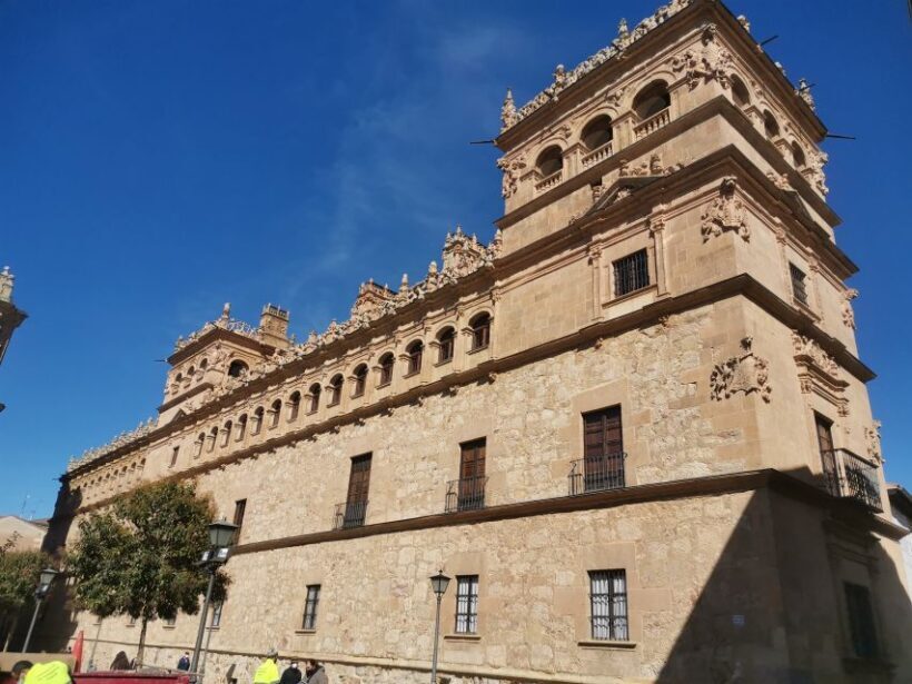 Salamanca: Monuments and Landmarks Guided Walking Tour - The Real Value: Why This Tour Works