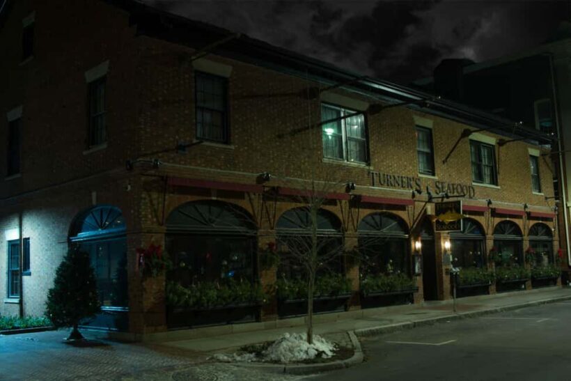 Salem: Boos and Brews Haunted Pub Crawl - An In-Depth Look at the Salem Boos and Brews Haunted Pub Crawl