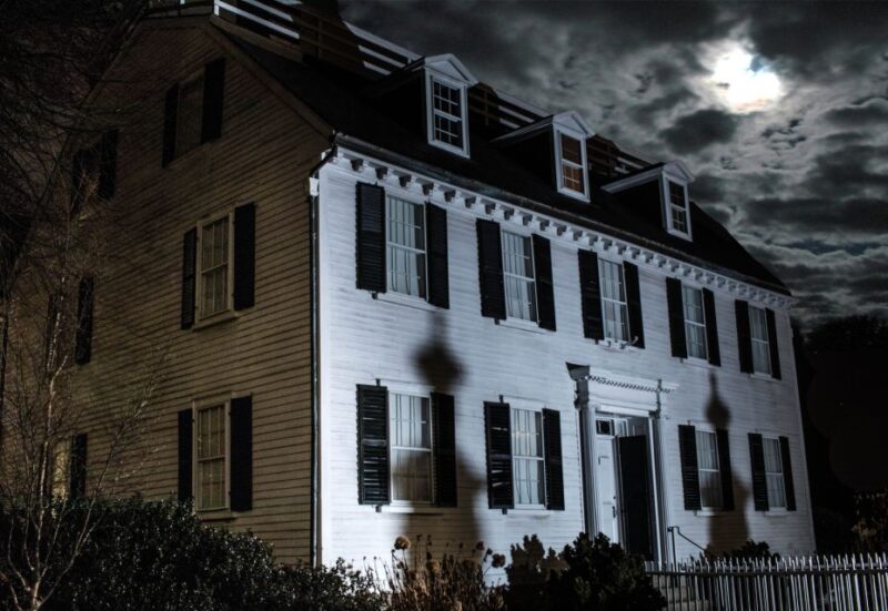 Salem: Ghosts, Witches, & Warlocks Guided Walking Tour - Key Points
