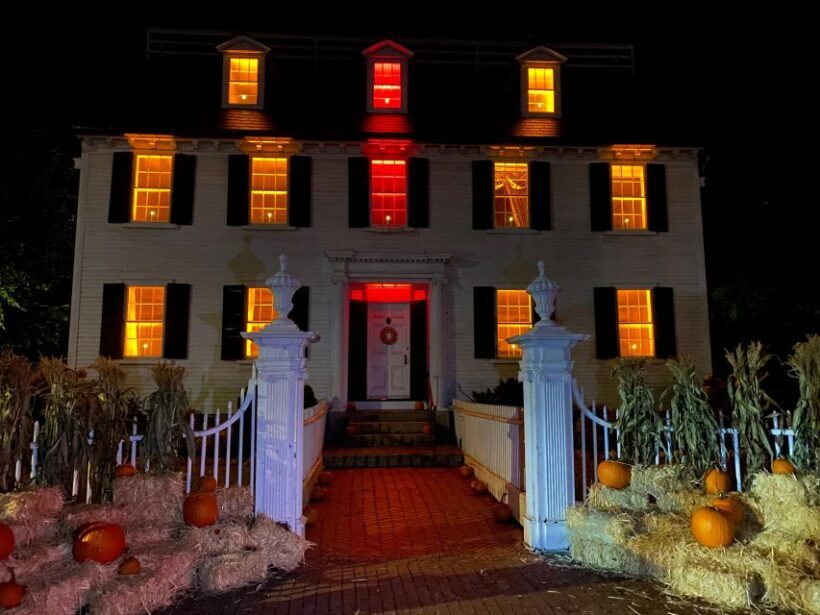 Salem, MA: History and Hauntings Guided Walking Tour - Authentic Experience and Why It Works