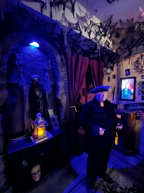 Salem: Vampires and Ghosts Walking Tour with Haunted Objects - Who Should Consider This Tour?