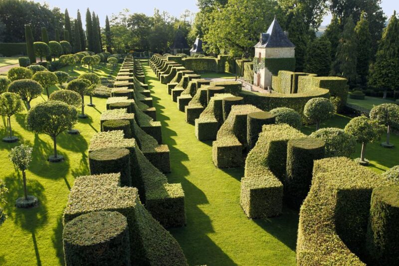 Salignac-Eyvigues: Gardens of Eyrignac Manor Entry Ticket - Sculpted Topiaries and Fountains