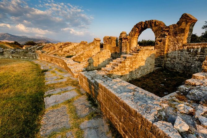 Salona & Amphitheater - Private guided tour - Admission incl. - Key Points