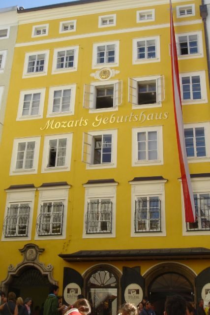 Salzburg 2.5-Hour Walking Tour: Mozart, Old Town & More - Authenticity and Travel Tips