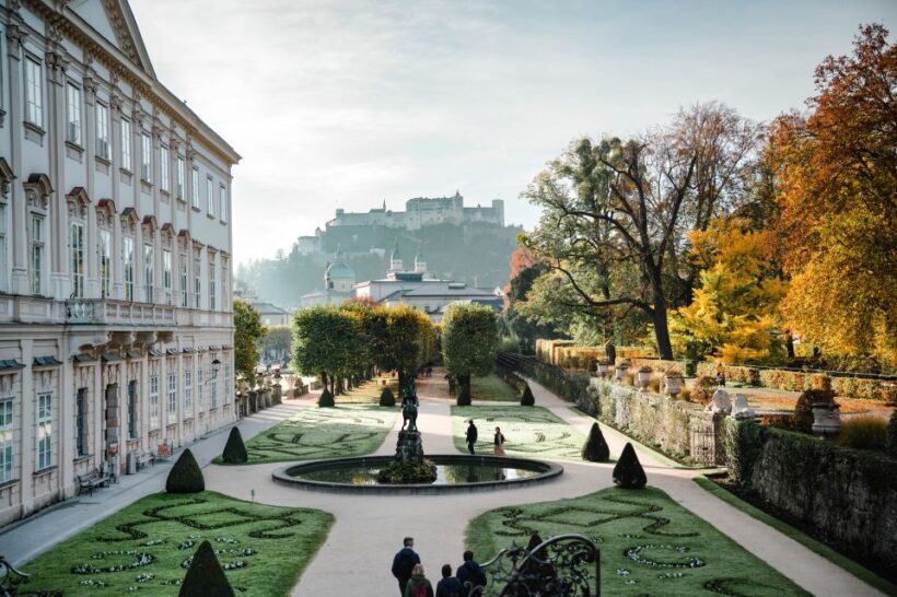 Salzburg: 2-Hour Guided Walking Tour with a Photographer - The Experience: Walking Through Salzburg