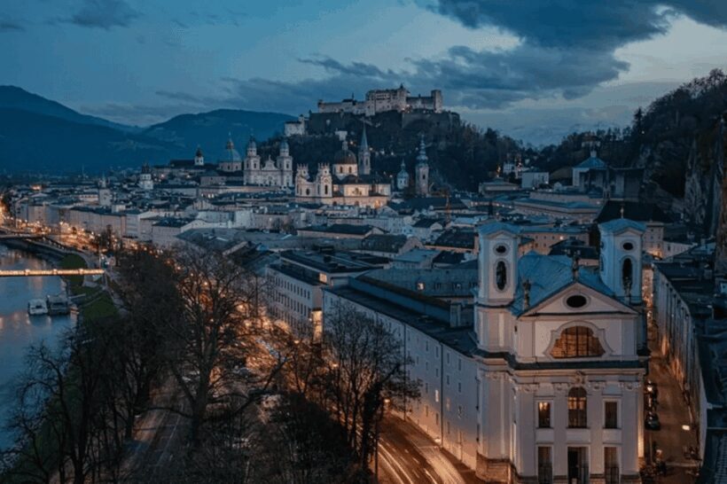 Salzburg Christmas Market and City Highlights Evening Tour - A Deep Dive into the Tour Experience