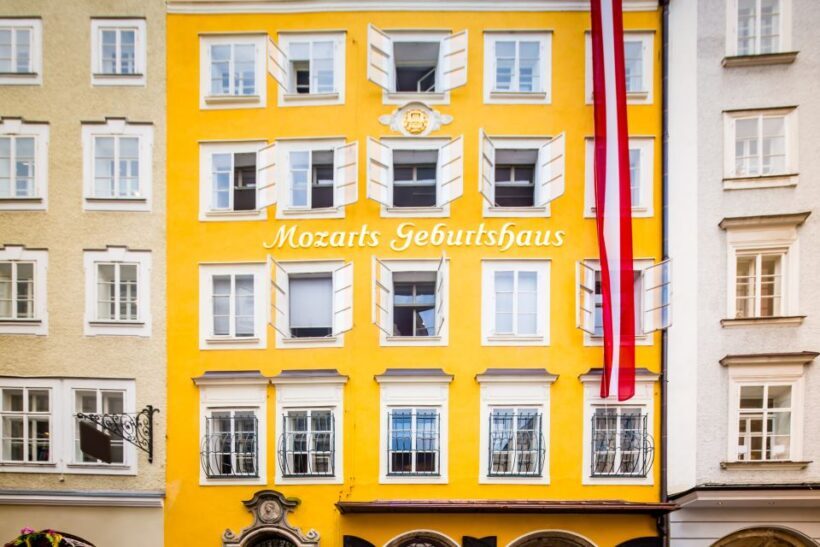 Salzburg: Private City Highlight Tour with a Guide - Marveling at Salzburg Dom and Historic Squares