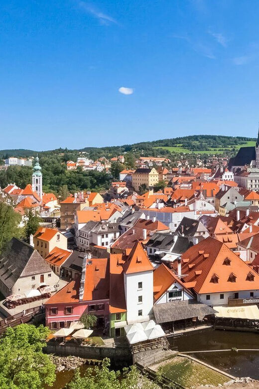 Salzburg: Sightseeing Transfer to Prague via Cesky Krumlov - Key Points