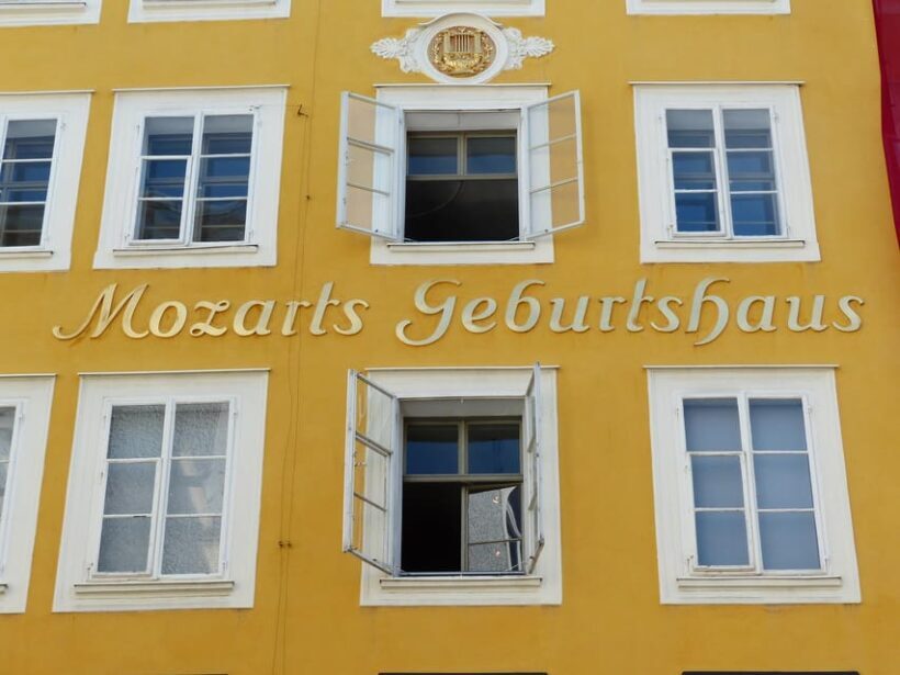 Salzburg: The Sound of Music Movie & City Tour with a Local - The Value of a Guided Walk in Salzburg