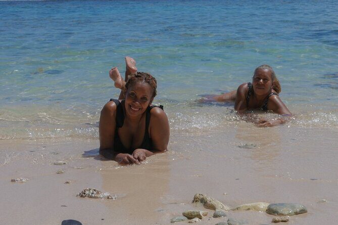 Samaná's Frontón Beach from Santo Domingo - Food & Amenities