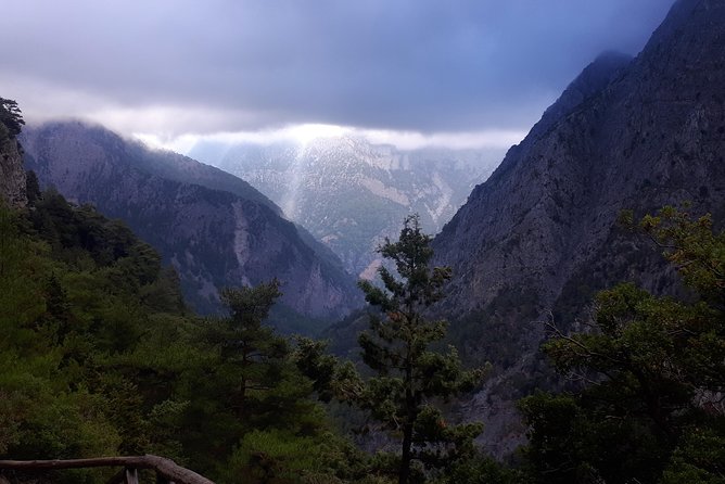 SAMARIA GORGE adventure by local guide. - Key Points