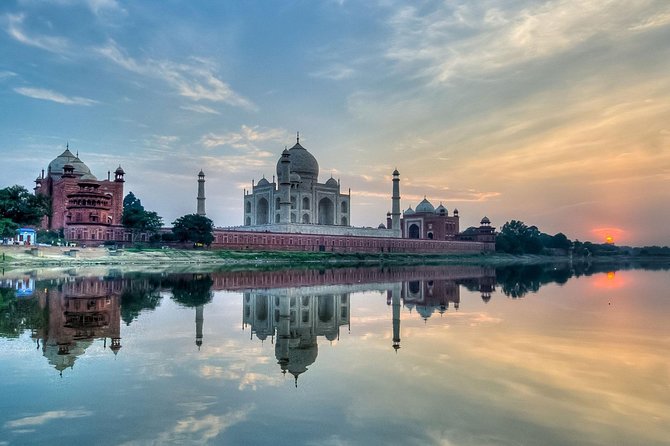 Same day Agra tour from Delhi by express train - Lunch and a Journey to Fatehpur Sikri