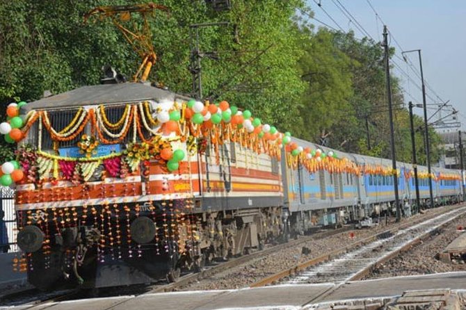 Same day by Gatimaan Express -TAJ & FORT - Who Will Love This Tour?