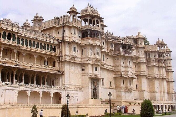 Same Day Excursion To Chittorgarh Fort From Udaipur - FAQs
