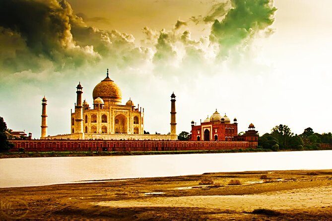 Same Day Taj Mahal and Agra Tour from Pune with Return Flights - FAQ