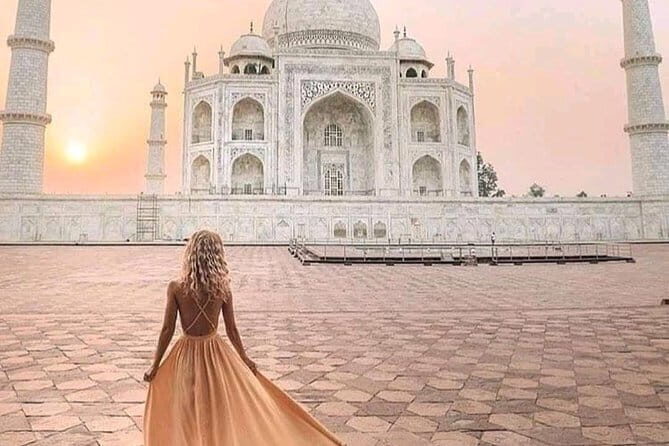 Same Day Taj Mahal and Red Fort from Ahmedabad by Air - An In-Depth Look at the Schedule and Experience