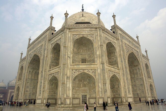 Same Day Taj Mahal Tour By Gatimaan Express Train - Who Should Consider This Tour?