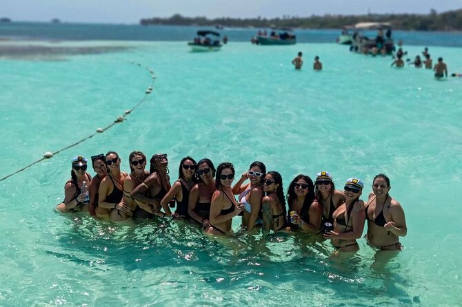 San Andrés Bay Private Marine Safari Tour: Includes DRONE Photo - Vessel and Safety Considerations