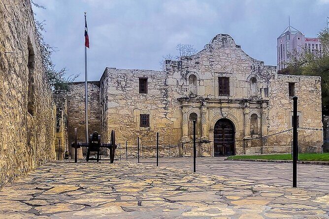 San Antonio 1/2 Day "BEST" UNESCO Colonial Missions driving tour - Starting at San Pedro Creek Culture Park