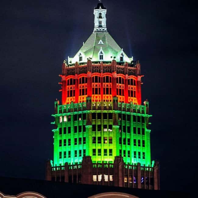 San Antonio: Holiday Sights & Festive Nights Trolley Tour - Key Points