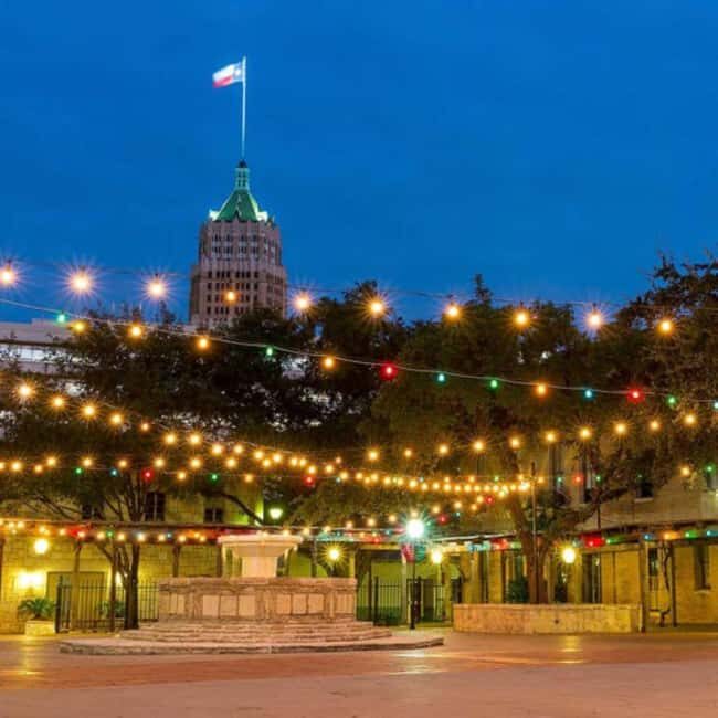 San Antonio: Holiday Sights & Festive Nights Trolley Tour - What the Reviews Say