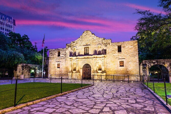 San Antonio Night Riverwalk Tour with Tower of Americas - Exploring San Antonio After Dark: A Detailed Look at the Night Riverwalk Tour with Tower of Americas