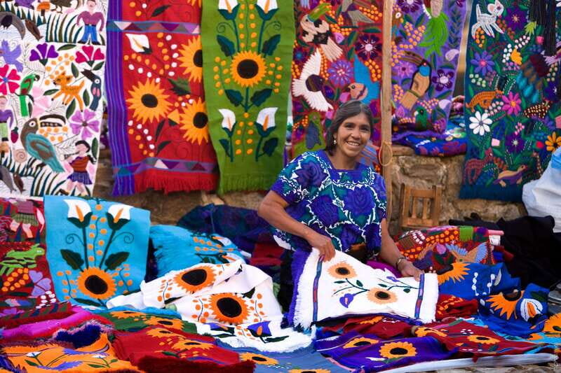 San Cristobal: Zinacantan and San Juan Chamula Tour - Transportation and Group Size