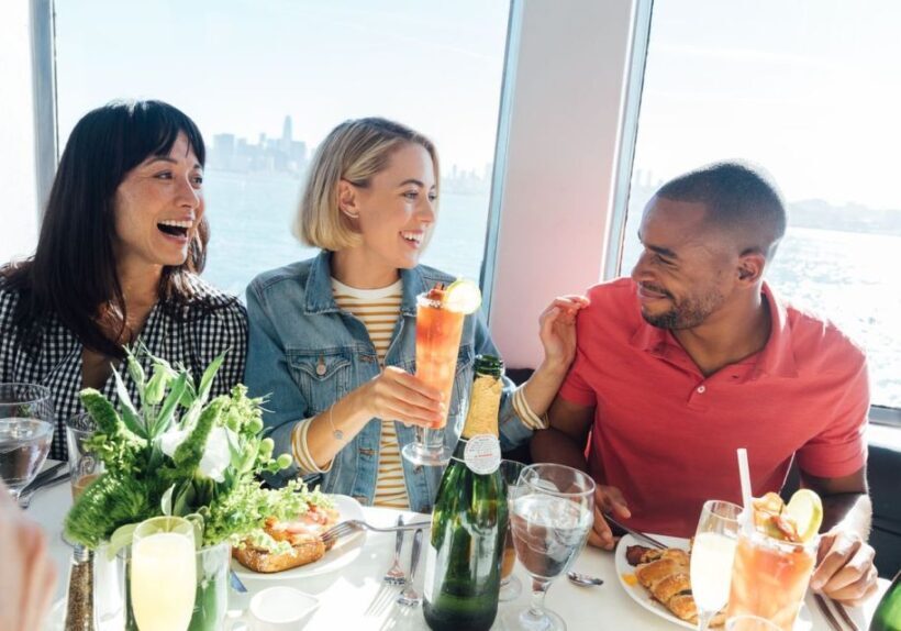 San Diego: Christmas Day Buffet Brunch or Dinner Cruise - Views and Landmarks