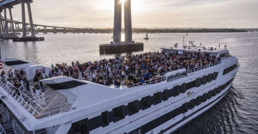 San Diego: Christmas Day Buffet Brunch or Dinner Cruise - Who Will Love This Cruise?