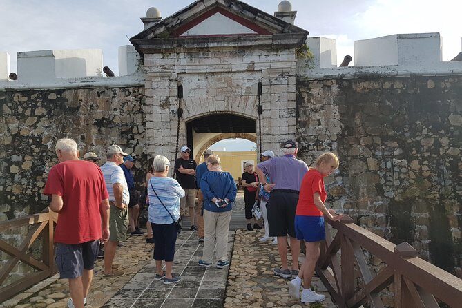 San Diego Fortress Explorer 4-Hour Highlights Walking & Van Tour - Transportation and Group Size