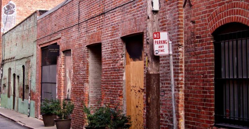 San Francisco: Gold, Greed, and Gunslingers Walking Tour - Practical Details